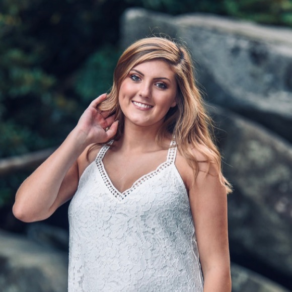 Sofie's Closet (@wickham9311) | Poshmark